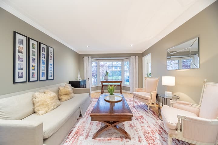 Modern 5-br Home, Near Springbank Park & Downtown - London, ON, Canada