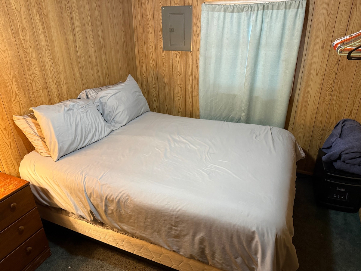 Ausflugshütte im Norden - Blockhütten zur Miete in Brethren, Michigan ...