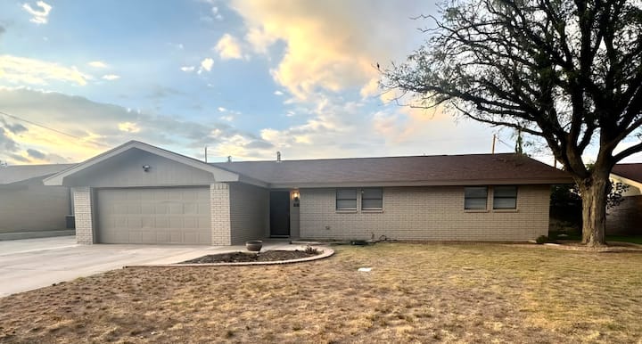 The Palomina Place - Hobbs, NM