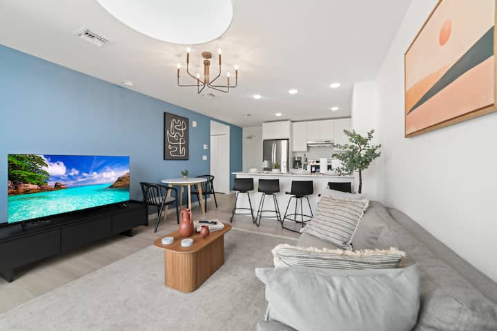 {Sunset Suite} No Fees ~Beach ~ Pool ~Free Parking - Hollywood