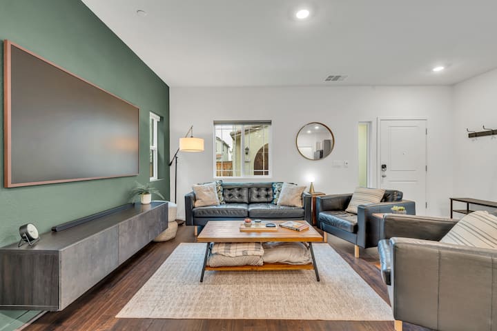 Comfy 3 Bd + Secure Safe + Baby Friendly - Roseville, CA