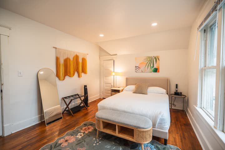 Charming & Modern Apt 4 Min Walk To Uiuc/carle/dt - Urbana, IL