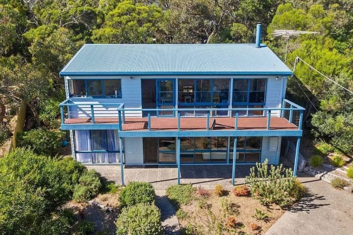 Beautiful Beach House - Brilliant Position - Great Ocean Road