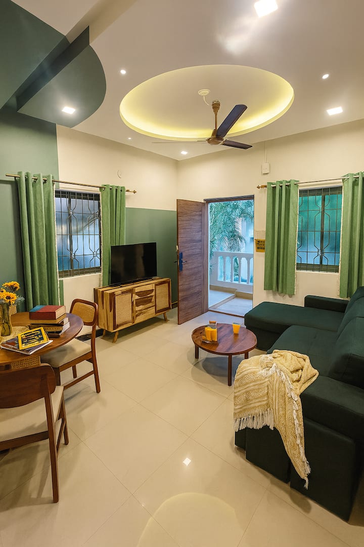 Cozy & Modern 2bhk W Pool-5 Min Ride Vagator Beach - Goa