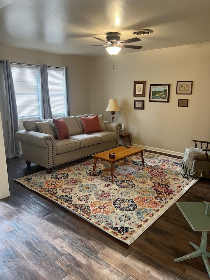 Hayes' Haus - Abilene, TX