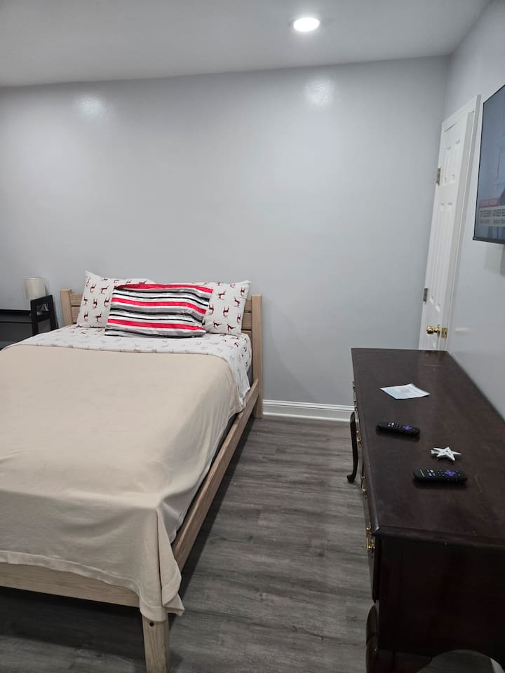 Deluxe Crib 1 Comfortable - Washington, DC