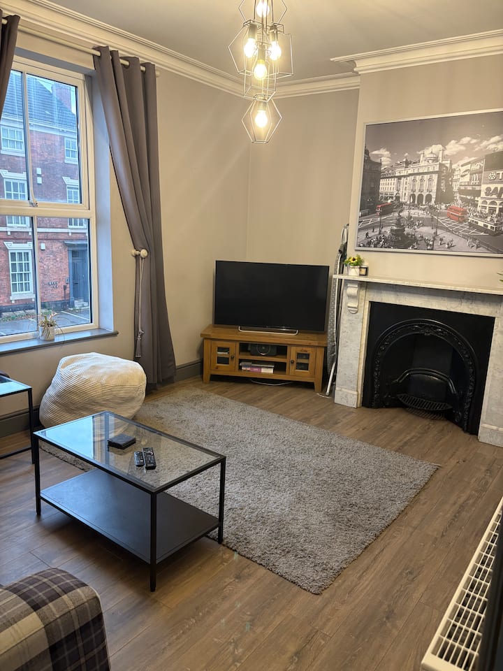 Stylish 1-bed Flat W/ Fast Wi-fi | Monthly Stays - Derby