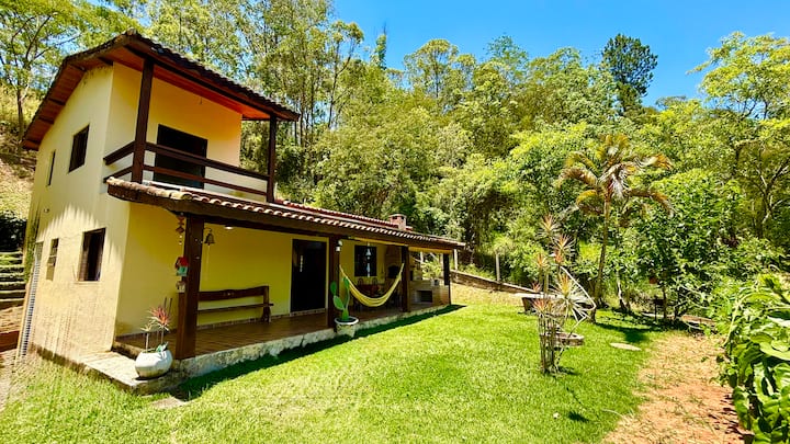 Casinha Amarela De Luiz Carlos • Vista, Arte & Paz - Guararema