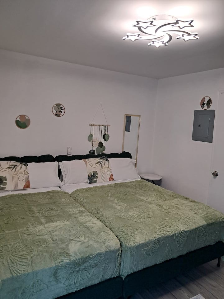 Small's Cozy Rest #9 Efficiency - The Bahamas