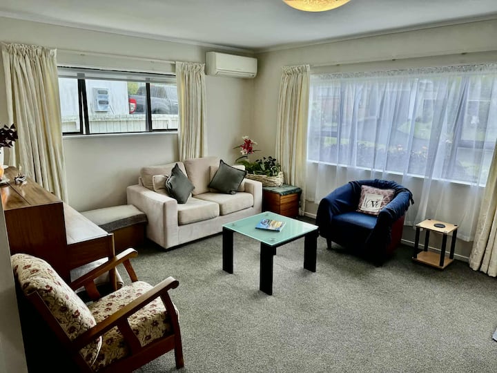 Quiet Haven Between City And Sea - Auckland