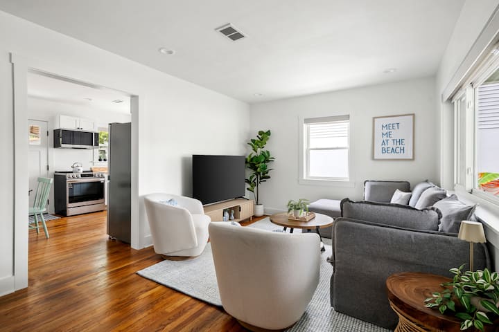 Sunny Two Bedroom In Perfect Southern Neighborhood - Charleston, SC
