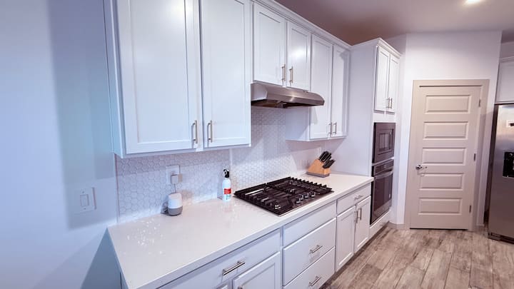 Modern Sonoran Retreat • Steps To Tortolita Trails - Marana, AZ