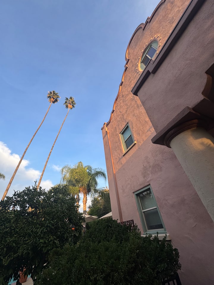 “The Bowling Alley House” In Charming Redlands - Mentone, CA