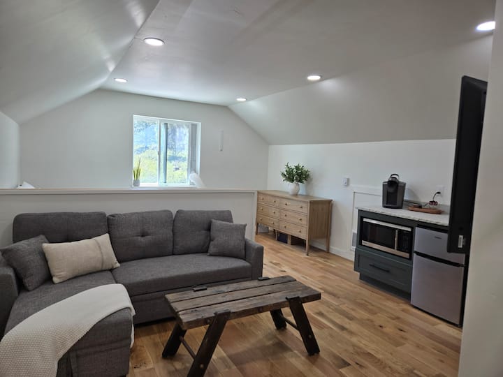 Private Mountain Studio Getaway – Modern And Cozy - La Grande, OR