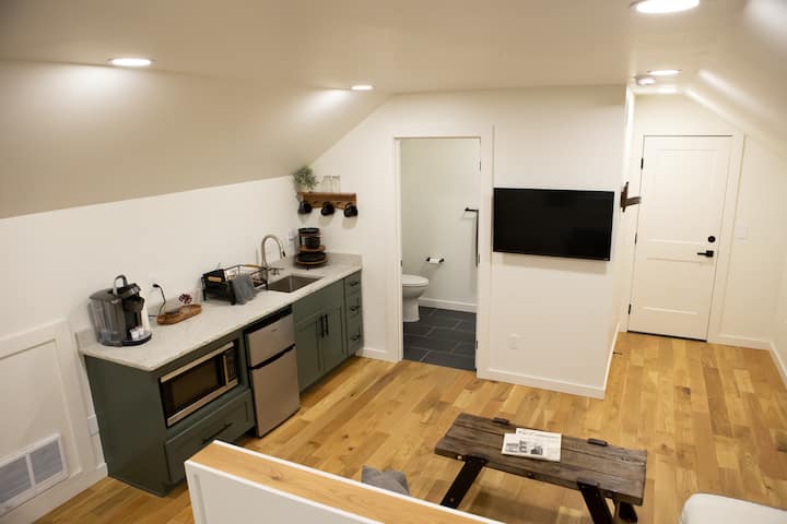 Private Mountain Studio Getaway – Modern And Cozy - La Grande, OR
