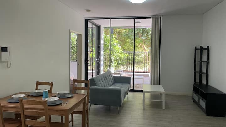 免费车位!近绿色广场火车站,优质二居室,全屋空调,环境优美,适合旅行居住 - Randwick