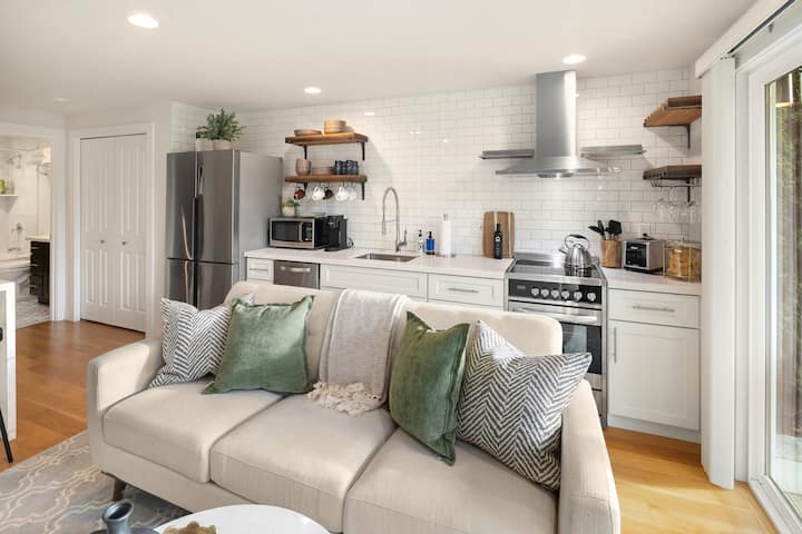 The Downtown Kirkland Cozy Nook! - カークランド, WA