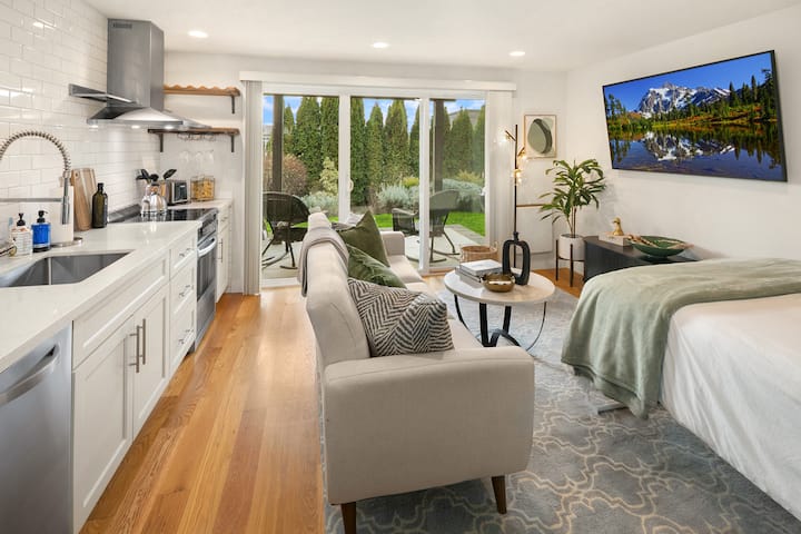 The Downtown Kirkland Cozy Nook! - Kirkland, WA