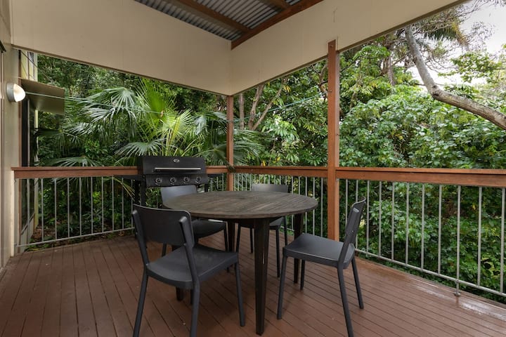 A Beach House By Discover Stradbroke - Point Lookout