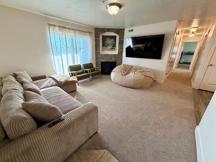 9 Beds | Payson, Ut Condo | Three 75” Tv’s - Payson, UT
