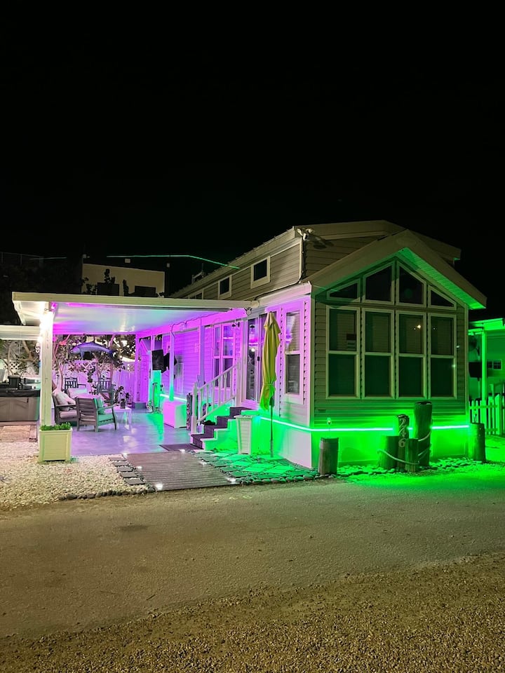 Marina View Cottage At Key Largo - Key Largo, FL