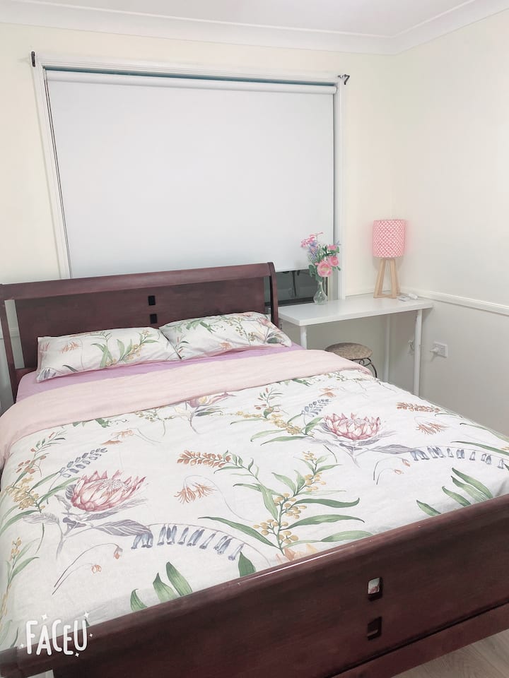Private Room (7) In Elderslie (Next To Camden) - Camden