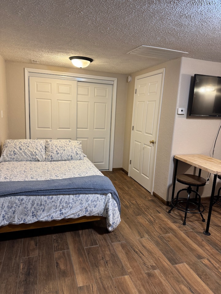 Robyn’s Nest - Vandalia Lake, IL