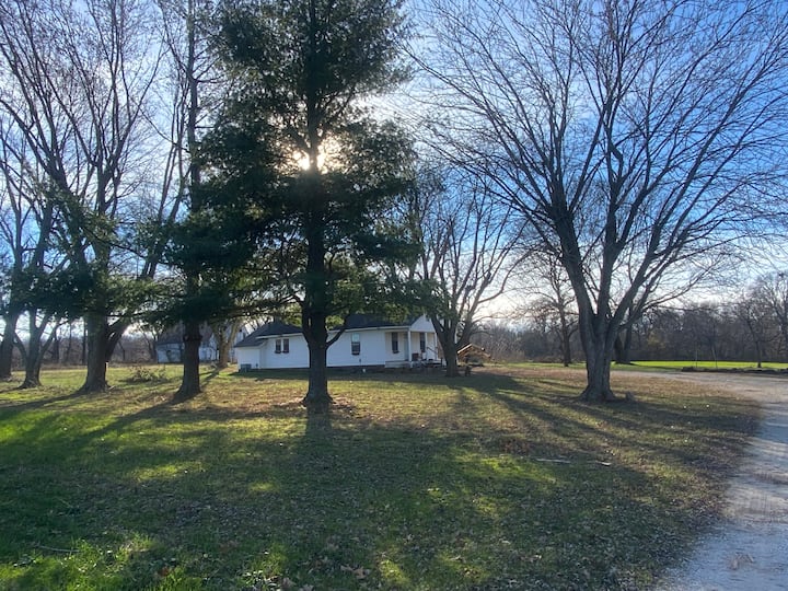 Little Cozy Farmhouse - Lamar Lake, MO