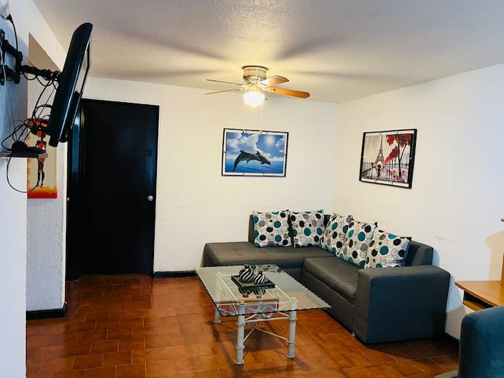 Cómodo Departamento Cerca De Deportiva Y Poliforum - León