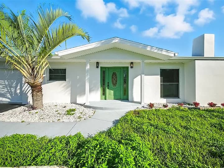 Home In St. Pete Beach - St. Petersburg, FL