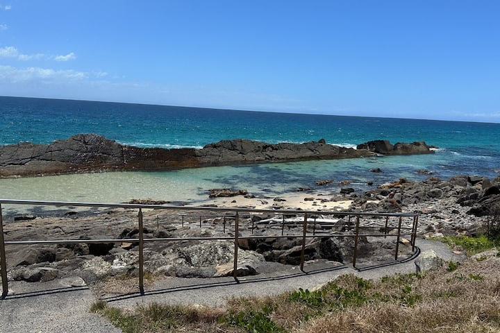 Pebbly Beach Escape - Forster