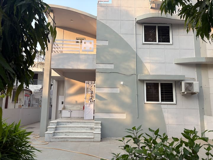 Work, Fun And Relax At The Same Place. - Ahmedabad