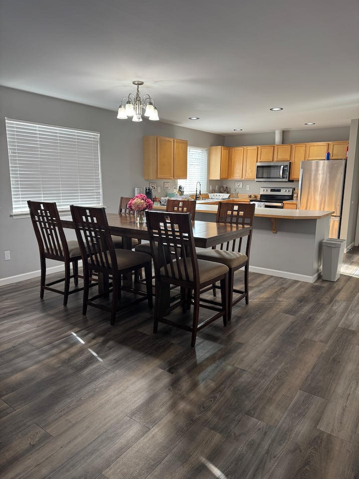 Entire Home - Cozy Private Retreat - Ellensburg