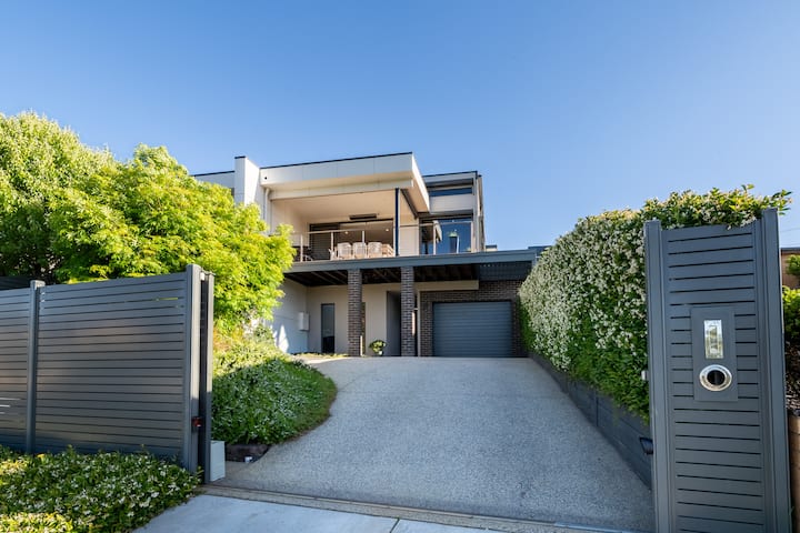 Modern Coastal Retreat On Orton St - Ocean Grove