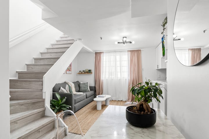 Chic Beachside Duplex • Steps To Ocean - South Beach, FL