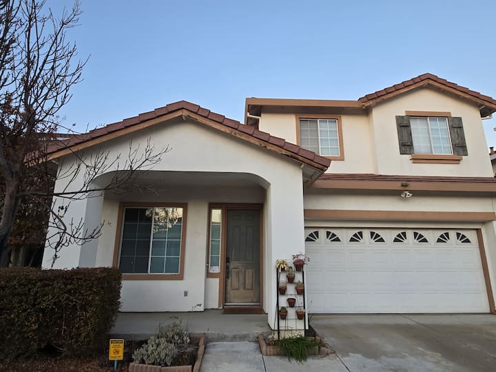 Spacious 4br/2.5ba Fremont House | Easy Fwy Access - Fremont, CA