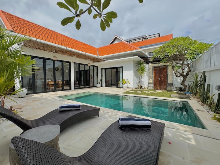 2br Villa In The Middle Of Berawa, Canggu - Australia