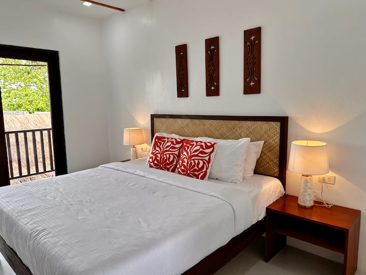 Seaside Kwarto King With Balcony - Moalboal