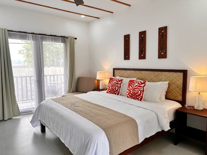 Seaside Kwarto King With Balcony - Moalboal