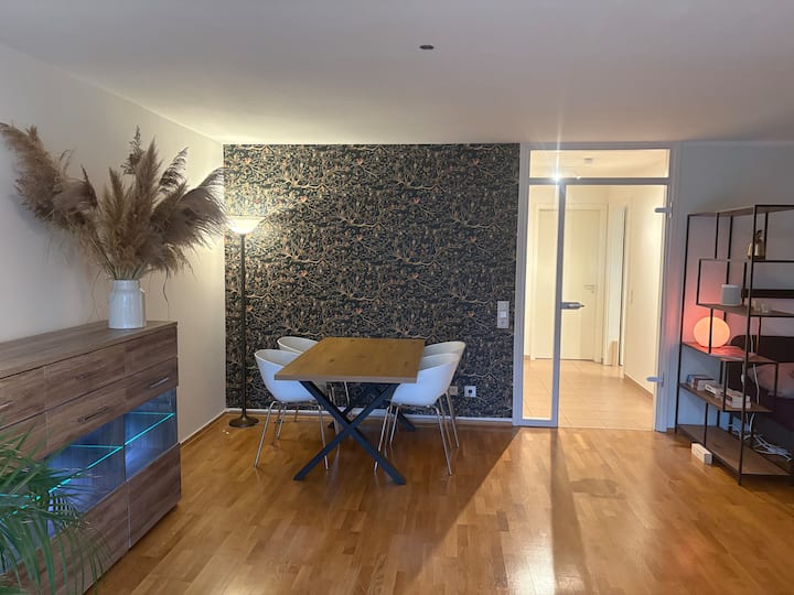 Zentral Gelegene Wohnung Im Grünen - Düsseldorf Central Station