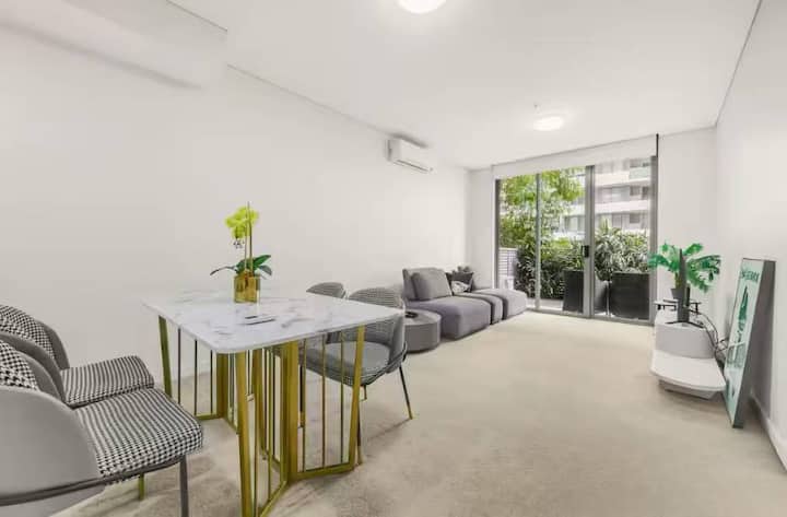 Modern Ground-floor Retreat In Merrylands - Auburn