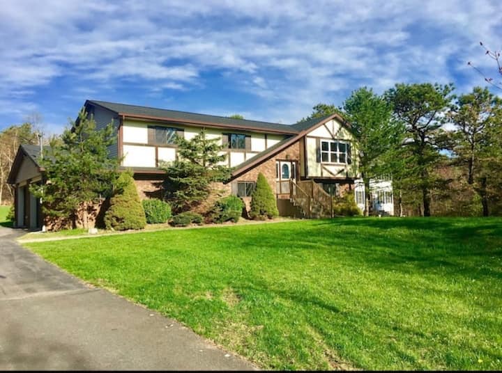 Cosy Pocono Retreat|sauna |Hottub Grill |Games|ski - Mount Pocono, PA