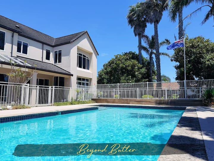 Stylish Home - Swim Pool - Golf Simulator - Arcade - Auckland