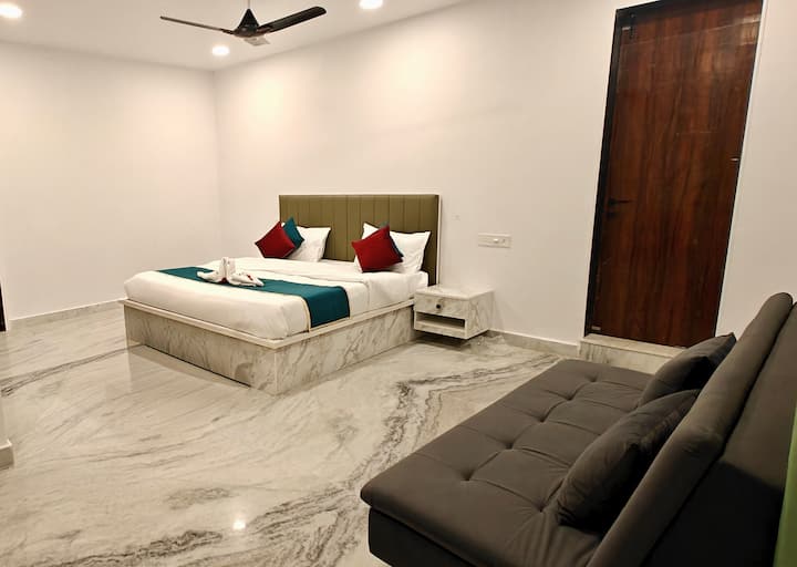 Arihant Farm Villa - A Luxurious Escape - Udaipur