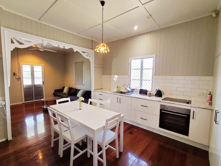 Golden Gympie Family Getaway-pet Friendly - Gympie