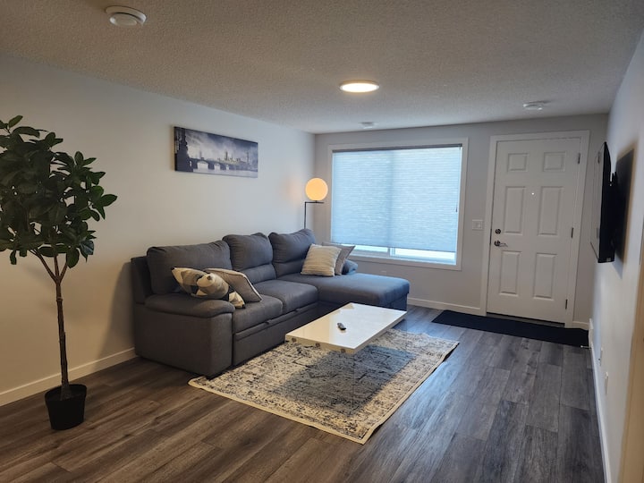Modern Cozy Home | Fast Wi-fi | Long Stays Ok - Calgary