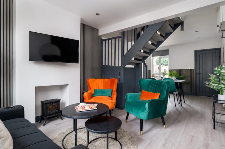 Modern Terrace | 2 Bathroom | Patio | Free Parking - Bedford, Royaume-Uni