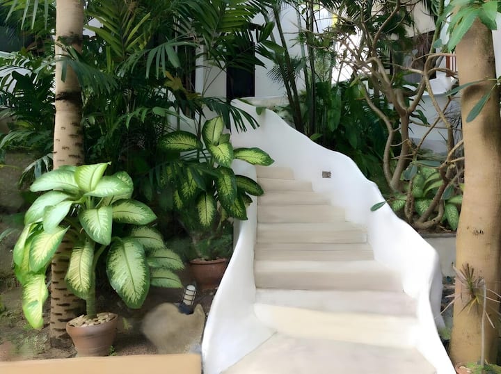 Little Hill Apartment Mit Gartenblick Bei Haadrin - 팡안 섬