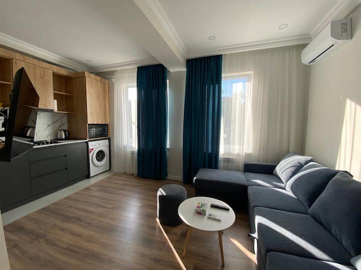 Stylish Zakyan Apartment• 2-bedroom - Yerevan