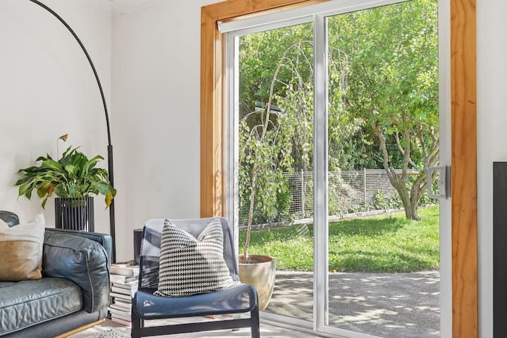 Breathtaking Mountain View - Modern 2-bed - Hobart